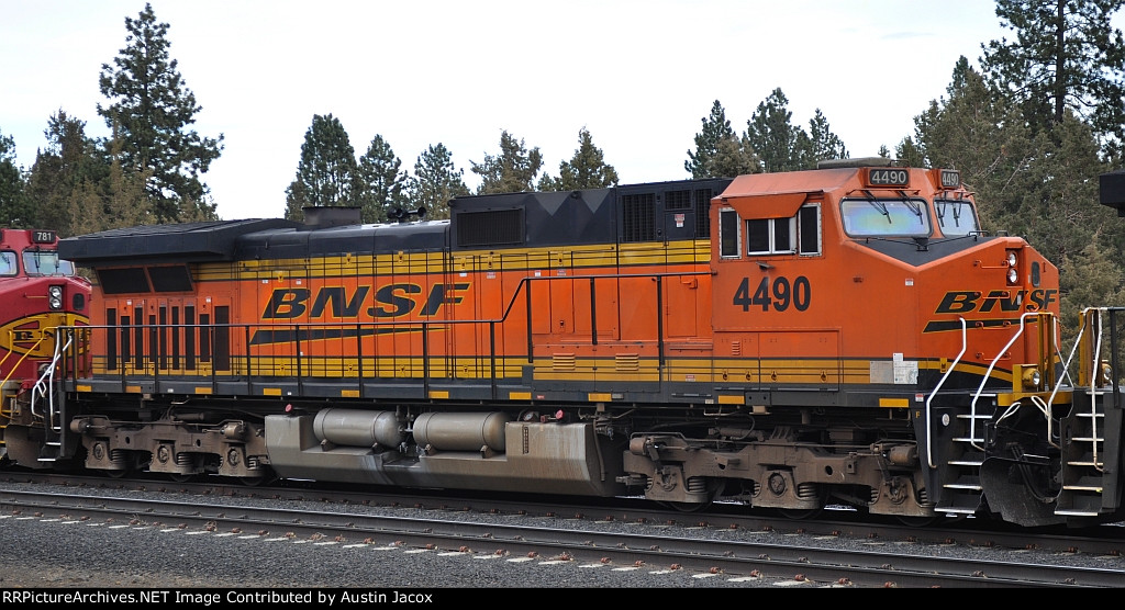 BNSF 4490